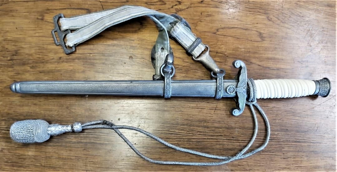 ARMY - HEER - OFFICER DAGGER - IVORY GRIP - TIGER SOLINGEN - WITH BELT ...