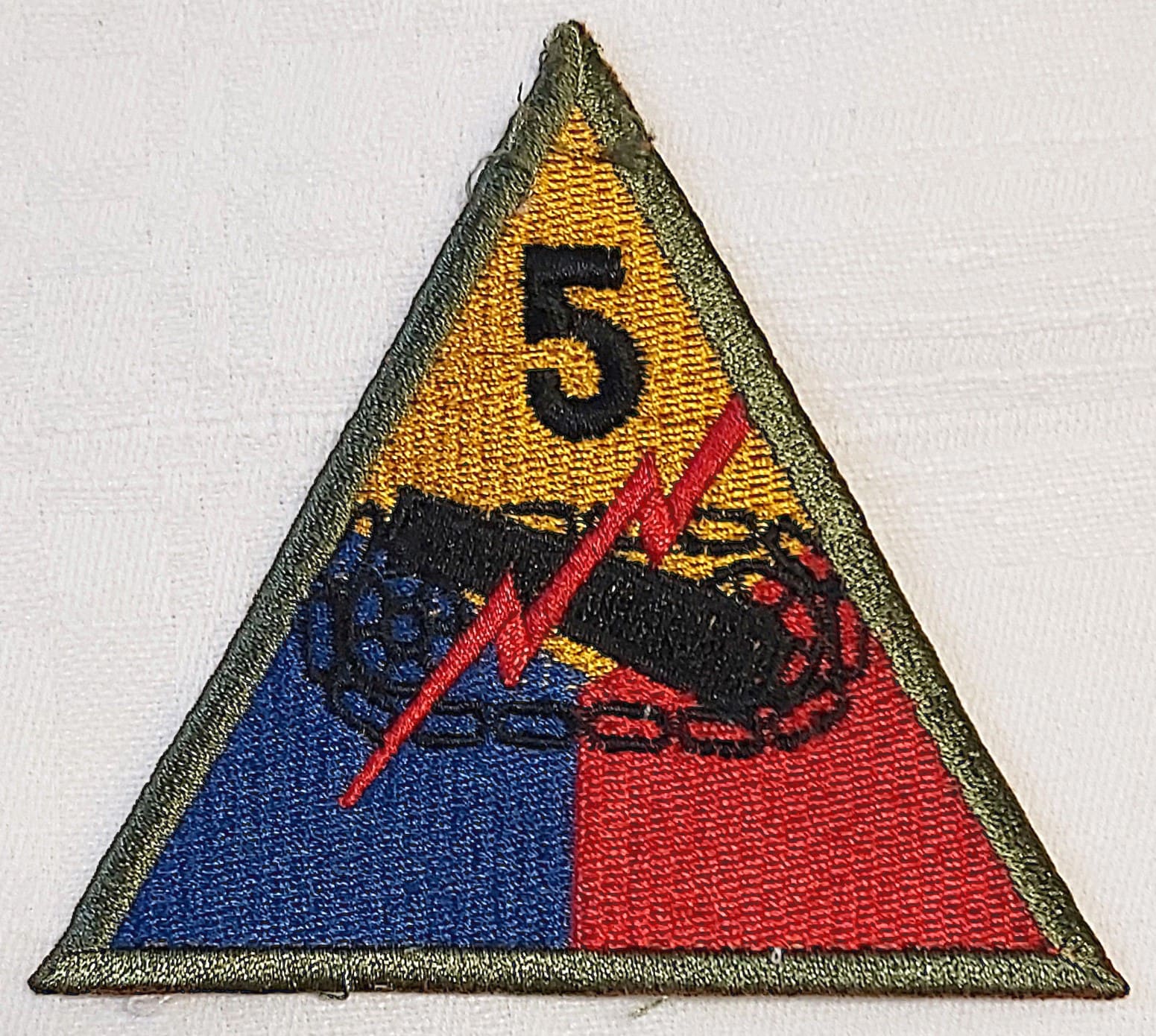 US 5TH ARMORED DIVISON PATCH USA - Global War Museum i Munkedal